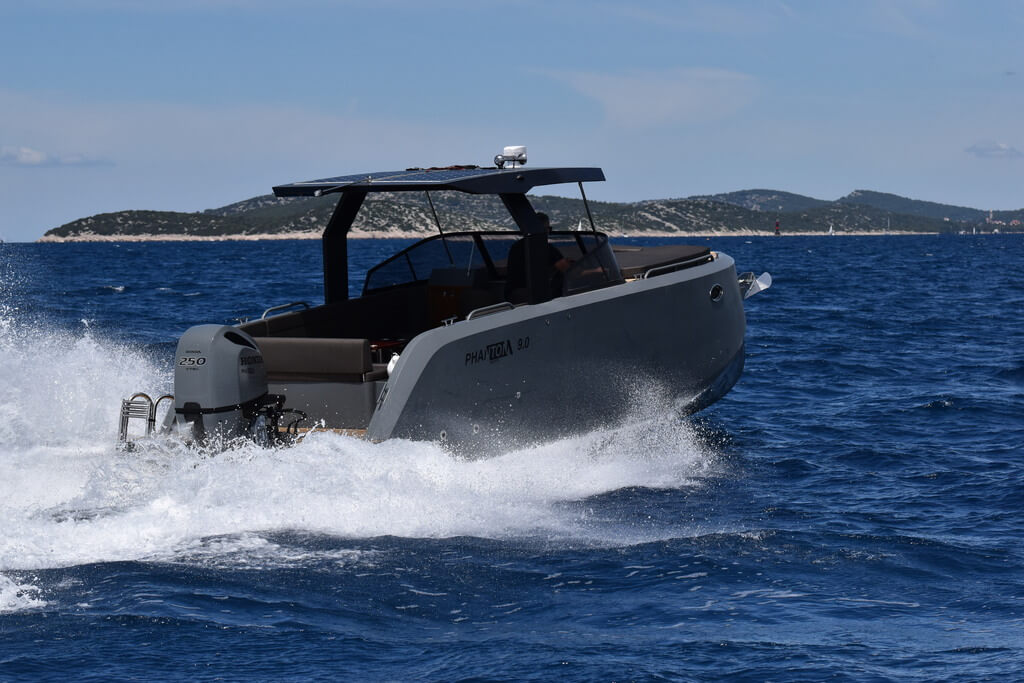 Home - Phantom Yachts